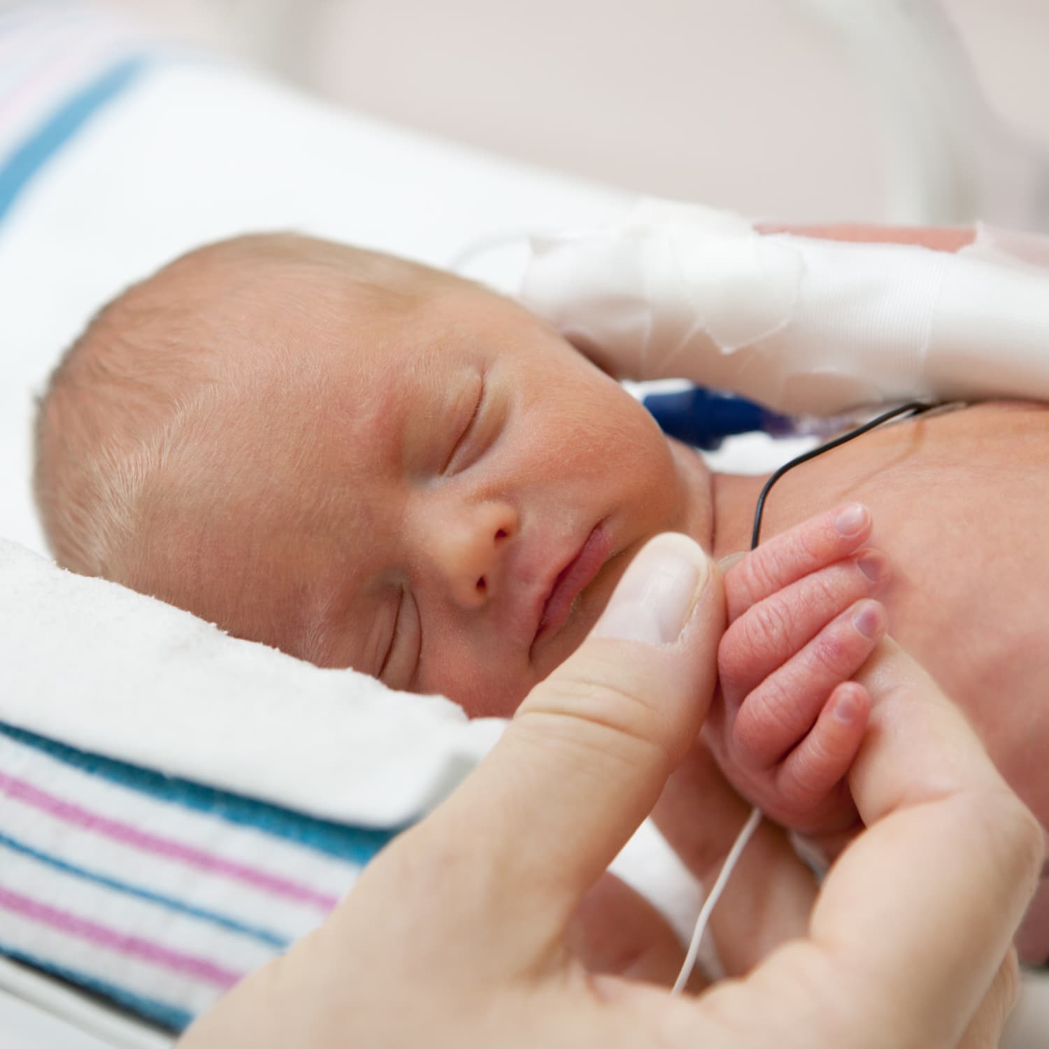 nicu hands