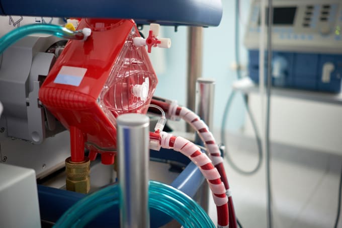 Extracorporeal Membrane Oxygenation (ECMO) > Fact Sheets > Yale Medicine