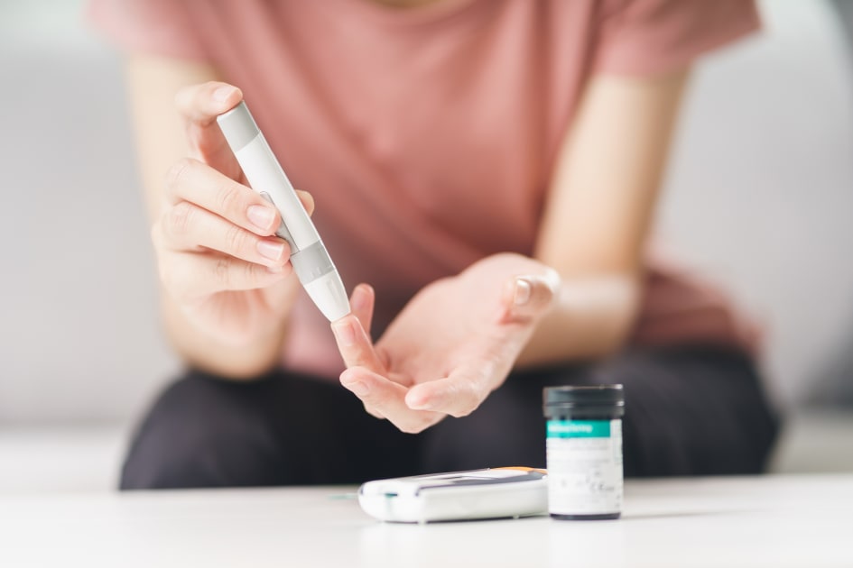 Glycemic Control and Risk of Complications in Older Adults with Type 2 ...