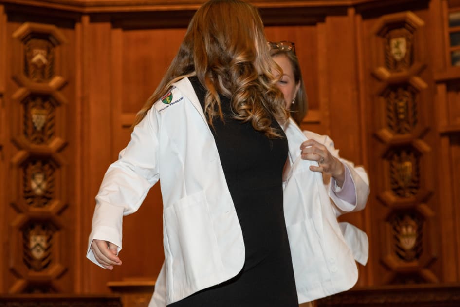 Yale PA Online Students Gather for White Coat Rite of Passage | Yale ...