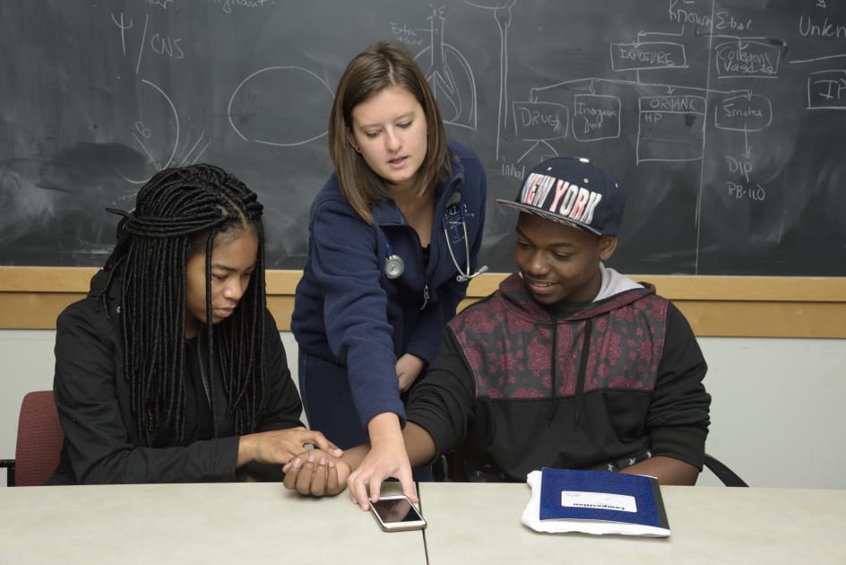 Yale Students Work with Local Teens to Promote Careers in Health, Medicine